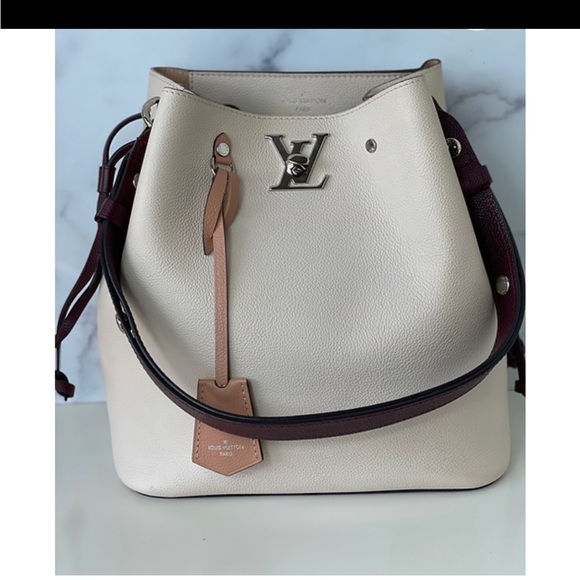 Louis Vuitton | Bags | Louis Vuitton Lock Me Bucket Cream 29 Comes With ...